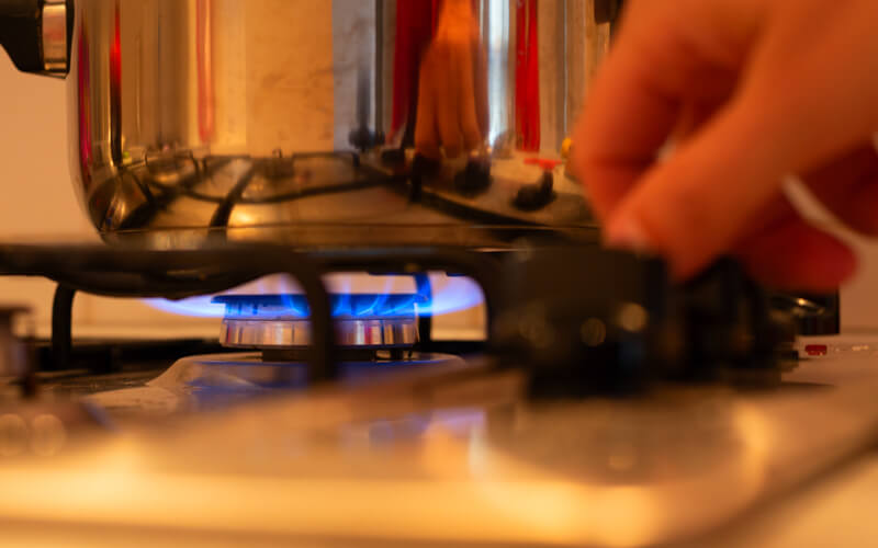 How to Reduce Monthly Gas Bills at Home | Paytm Blog